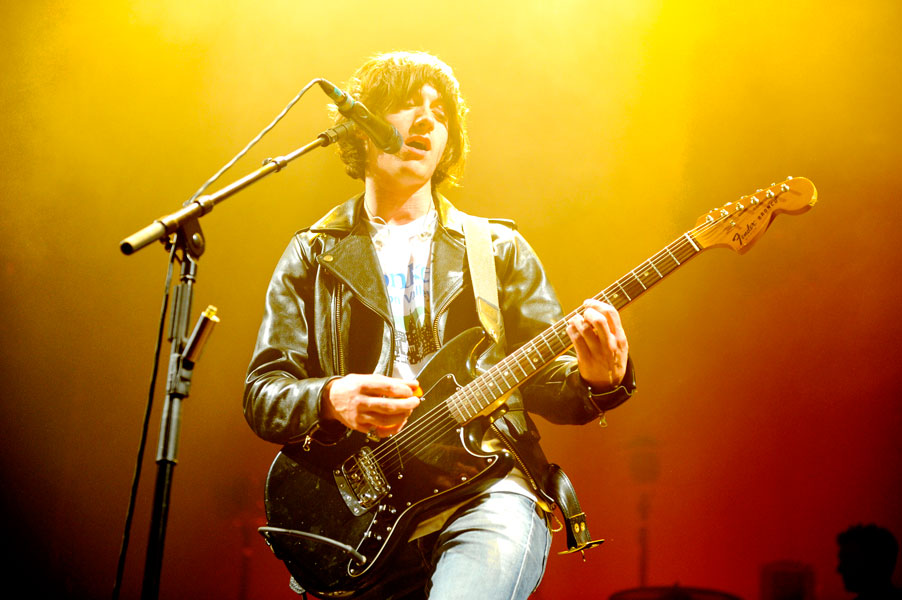 Miles Kane compares Arctic Monkeys and Beady Eye shows at Glastonbury