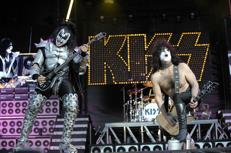 Kiss frontman Paul Stanley undergoes vocal chord surgery