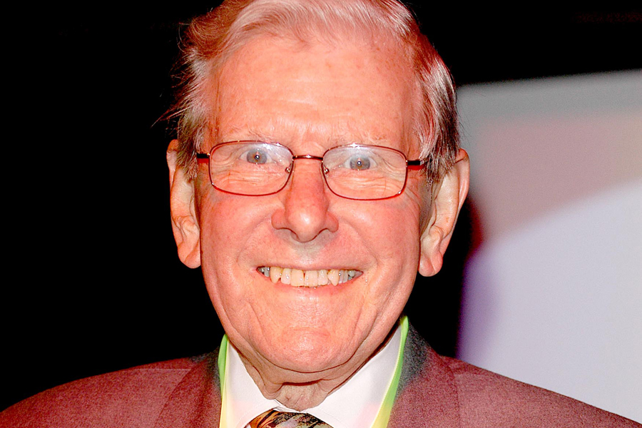 Bob Holness dies aged 83 - NME