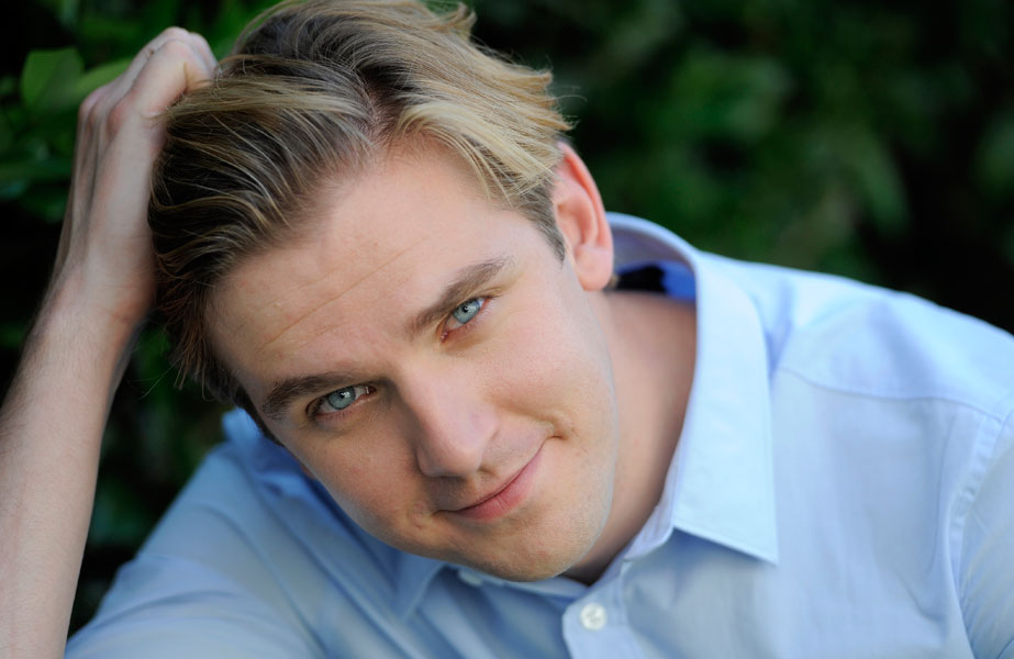 First picture of Benedict Cumberbatch as WikiLeaks founder Julian ...