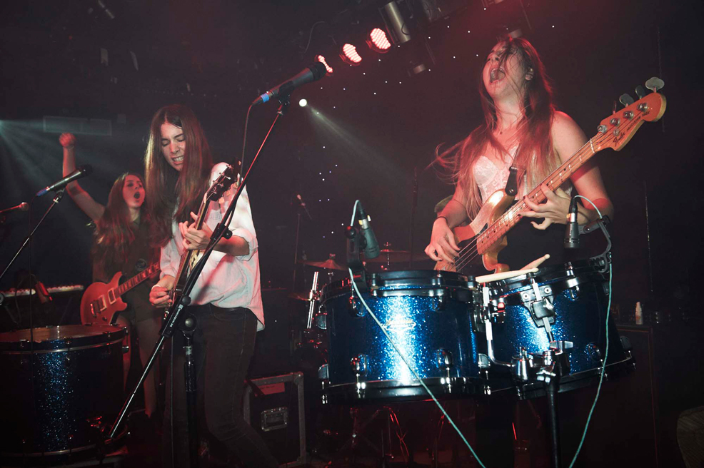 Haim announce April release of 'Falling' EP – listen