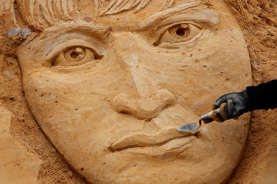 Can You Make Out These Rock Stars Made From Sand?