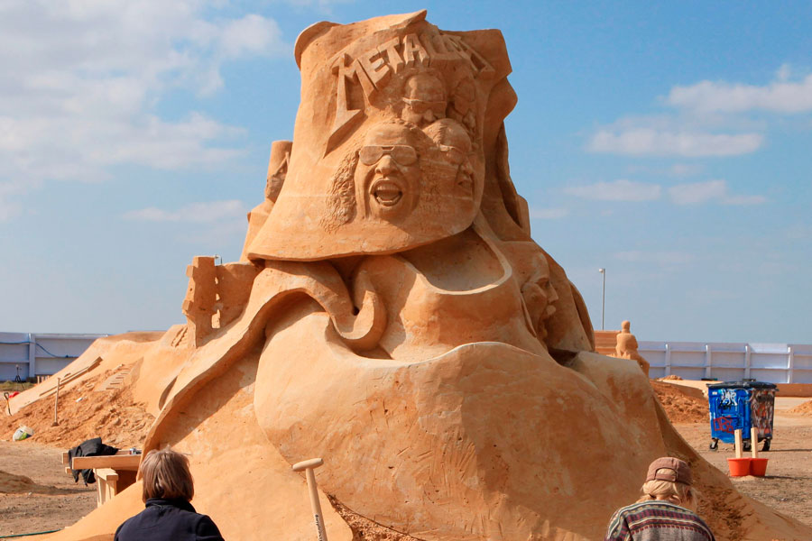 Can You Make Out These Rock Stars Made From Sand?