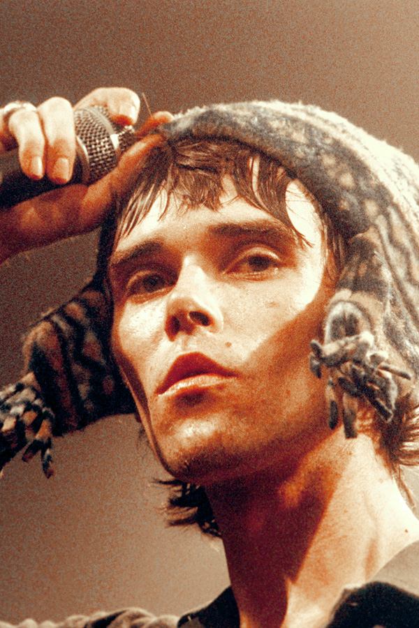 Oasis and The Stone Roses rarities to be auctioned