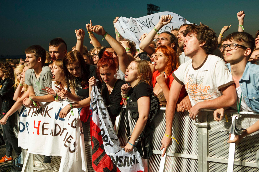 Reading and Leeds Festival Organiser: 'I Expected Paramore and QOTSA To ...