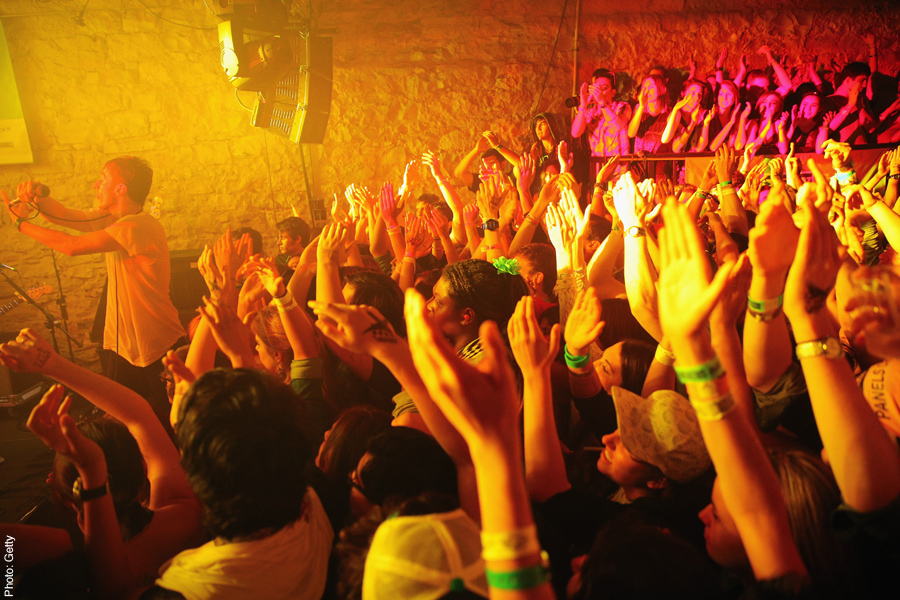 Music fans at SXSW tricked into praising fake bands by Jimmy Kimmel – watch