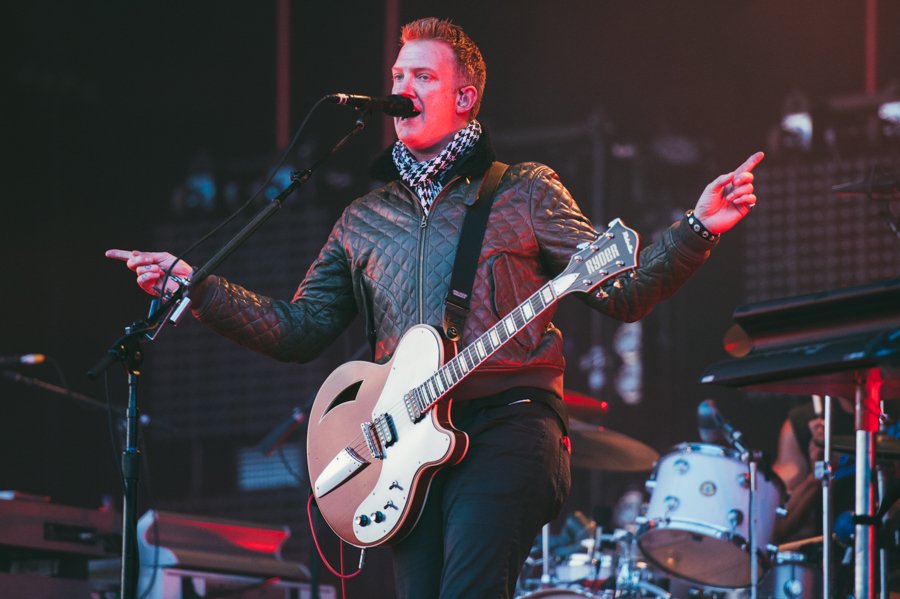 Paramore call QOTSA 'best live band ever' during Leeds Festival ...