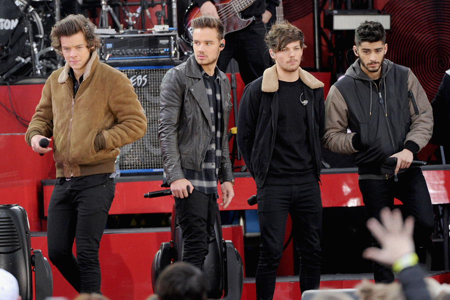 One Direction sing 'Santa Claus Is Coming To Town' with Jimmy Fallon ...
