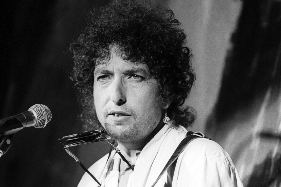 Bob Dylan to gift new album to 50,000 senior citizens