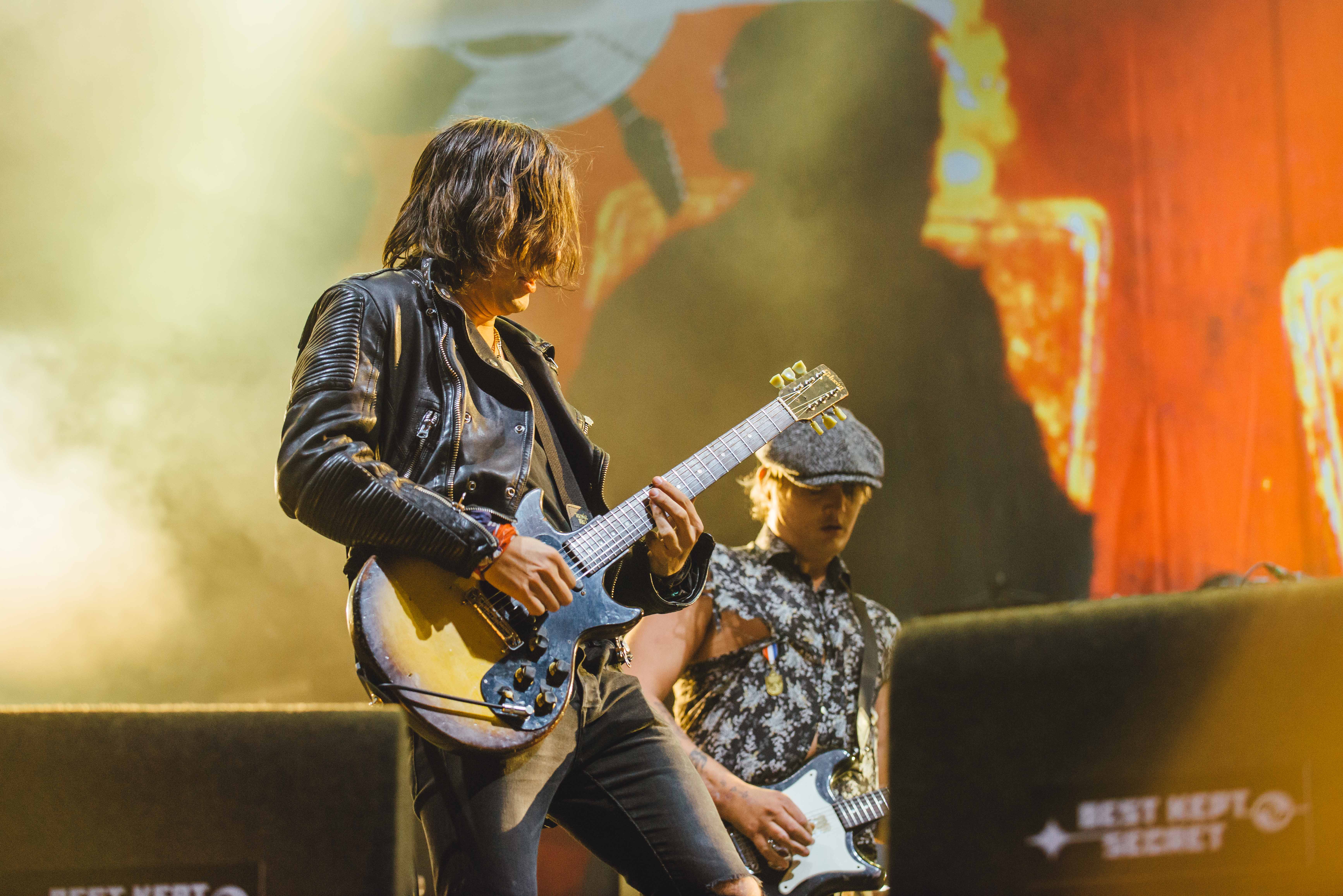 The Libertines play new song 'Gunga Gin' at Best Kept Secret headline ...