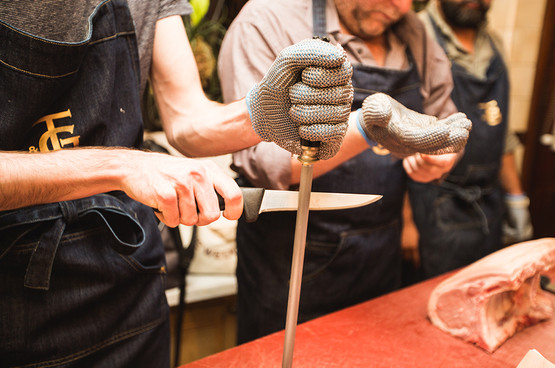 How to butcher a pig, Walking Dead style