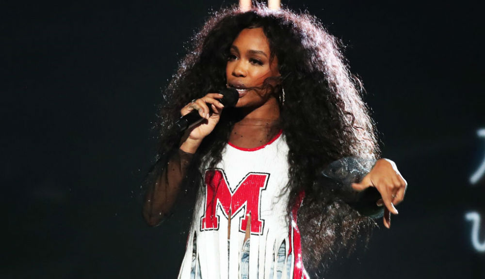 SZA has announced a deluxe edition of her debut album 'Ctrl' - NME