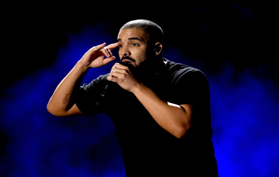 Drake reignites rift with Kanye during live performance in Chicago - NME