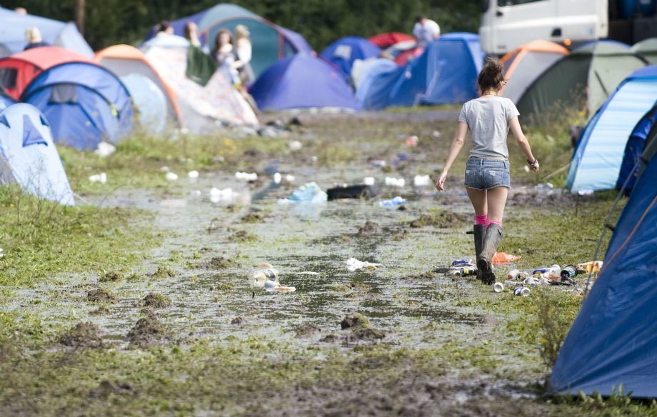 Footage emerges showing the aftermath of tents left behind at Reading ...