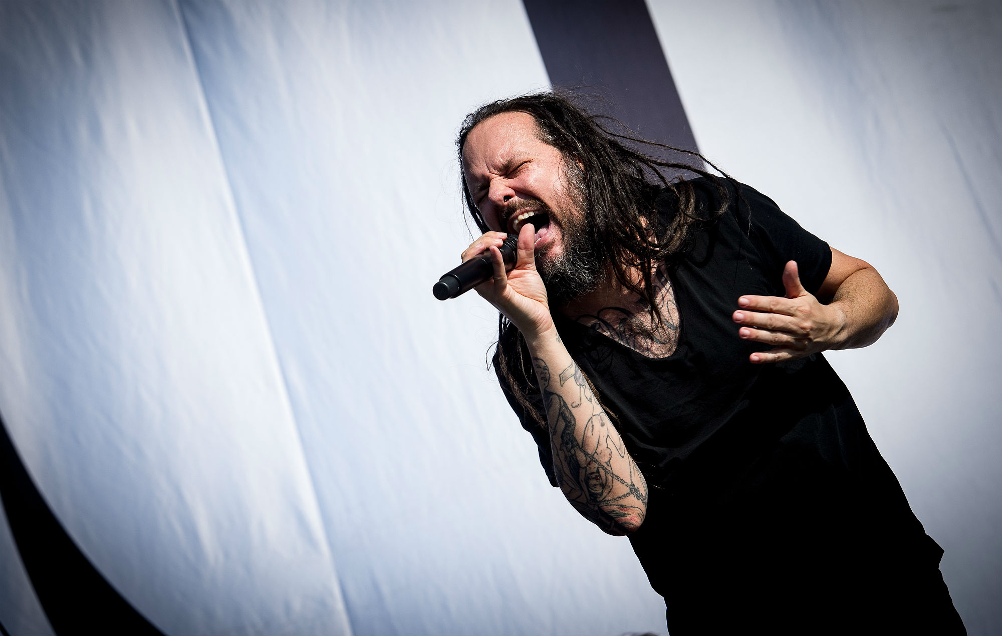 Jonathan Davis plays emotional first gig with KoRn since his wife's ...