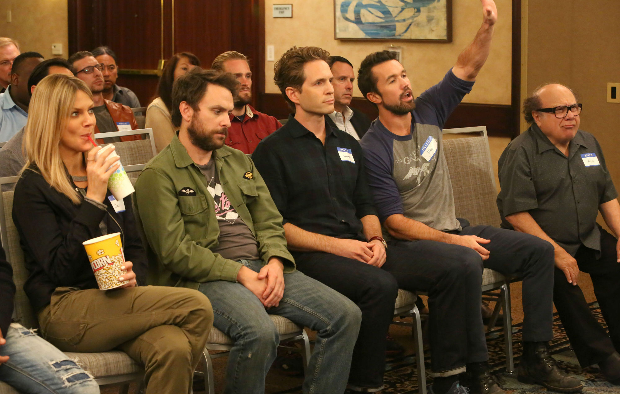 'Always Sunny' cast to knock on doors in support of California Democrat