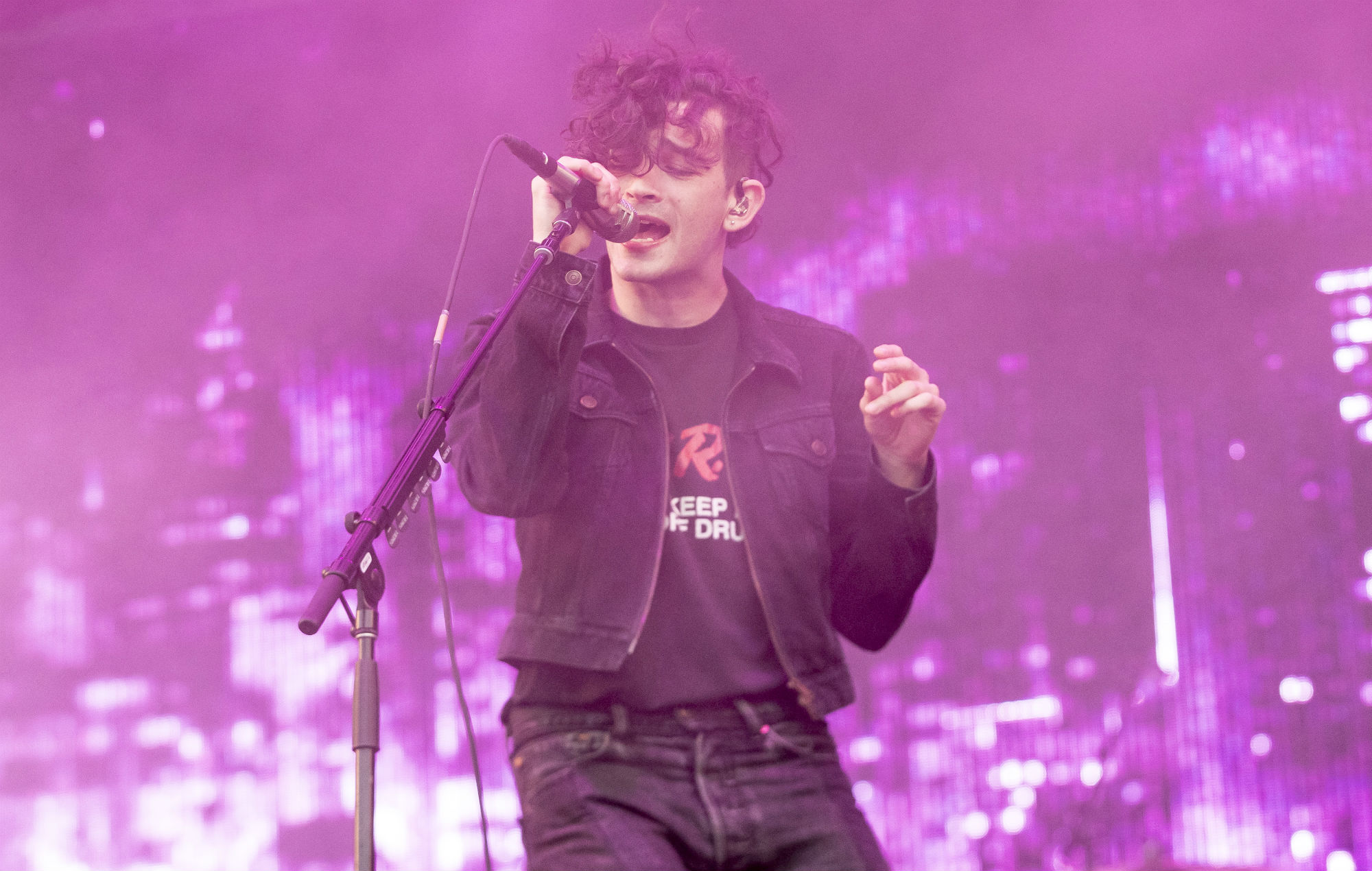 Watch The 1975 Play I Couldn t Be More In Love For The First Time Live watch-the-1975-play-i-couldn-t-be-more-in-love-for-the-first-time-live