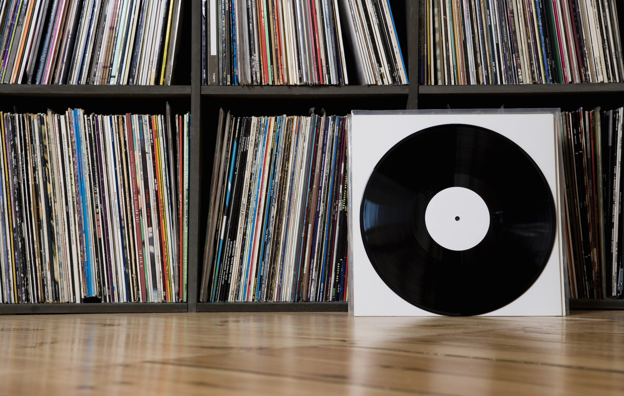 Vinyl Set To Outsell CDs For First Time Since 1986