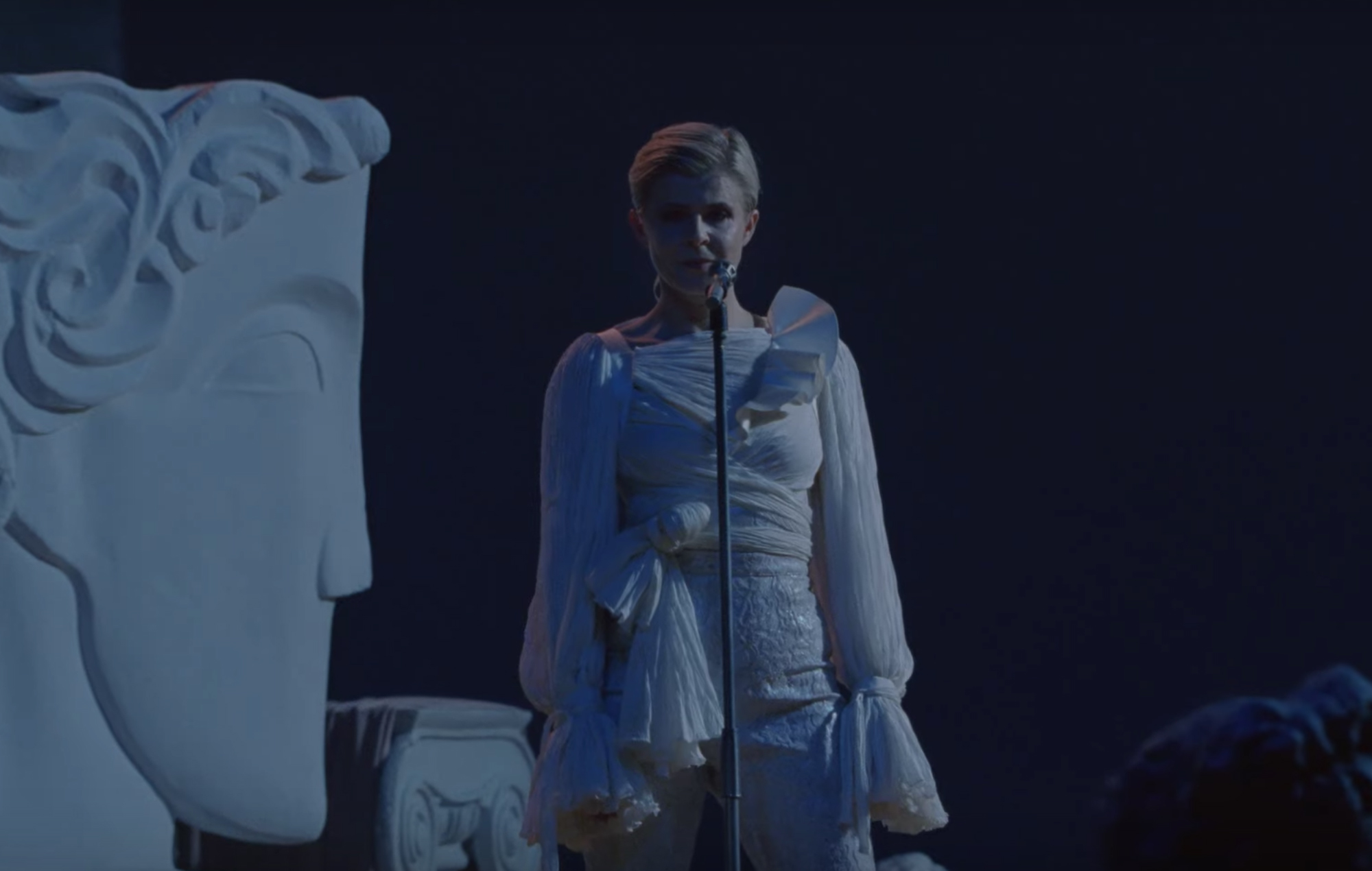 Watch Robyn dance on her own in her 'Ever Again' music video