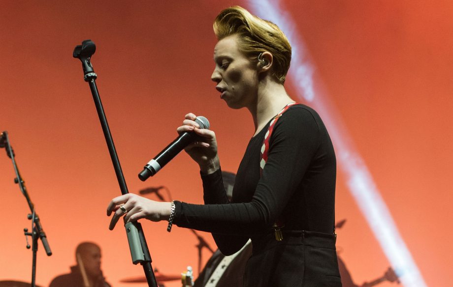 La Roux shares 'LOADING' teaser to further fuel rumours of new music